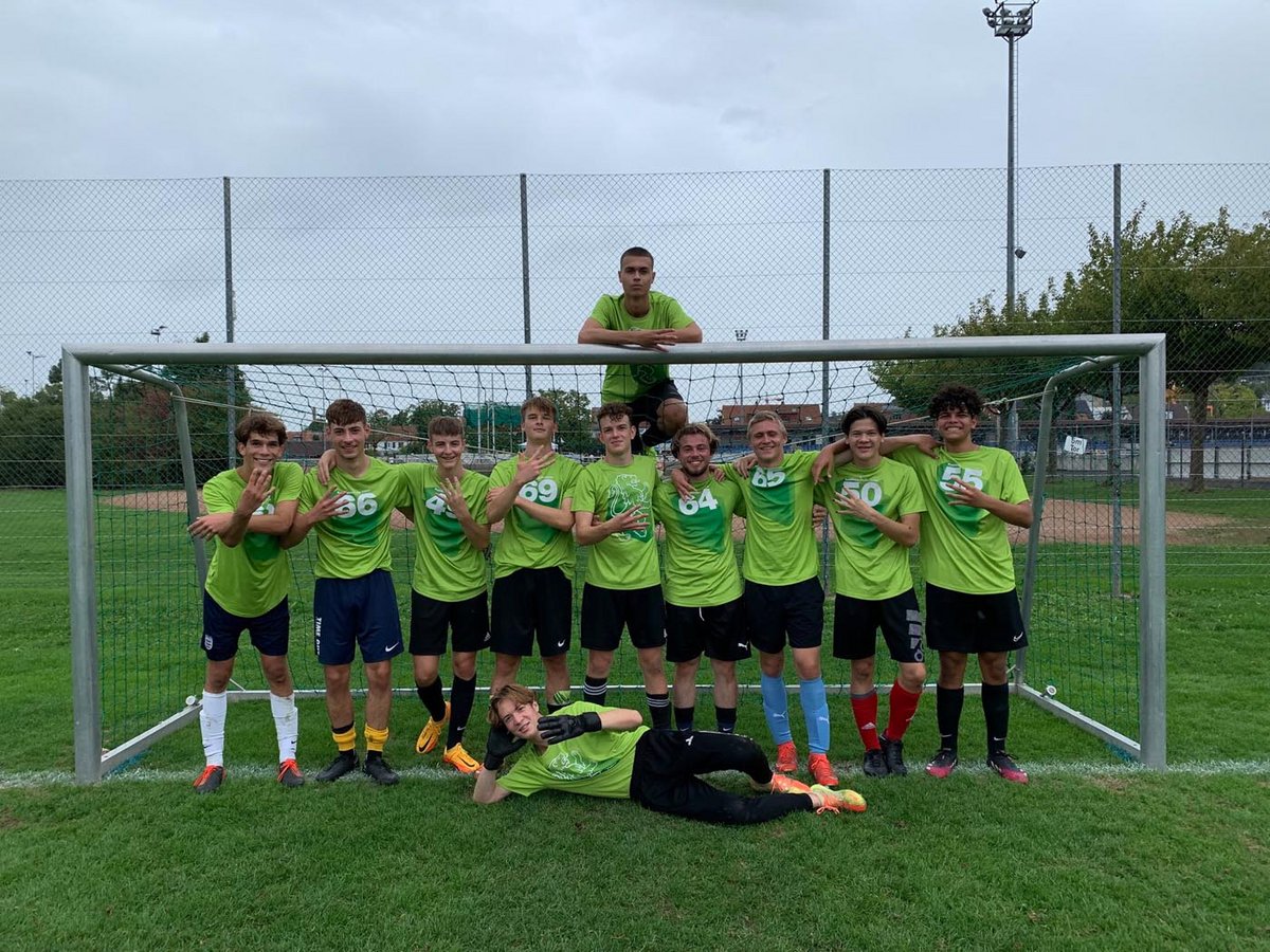 Kantonsschule Uster: Grandioser vierter Platz für das Fussballteam am ZMS