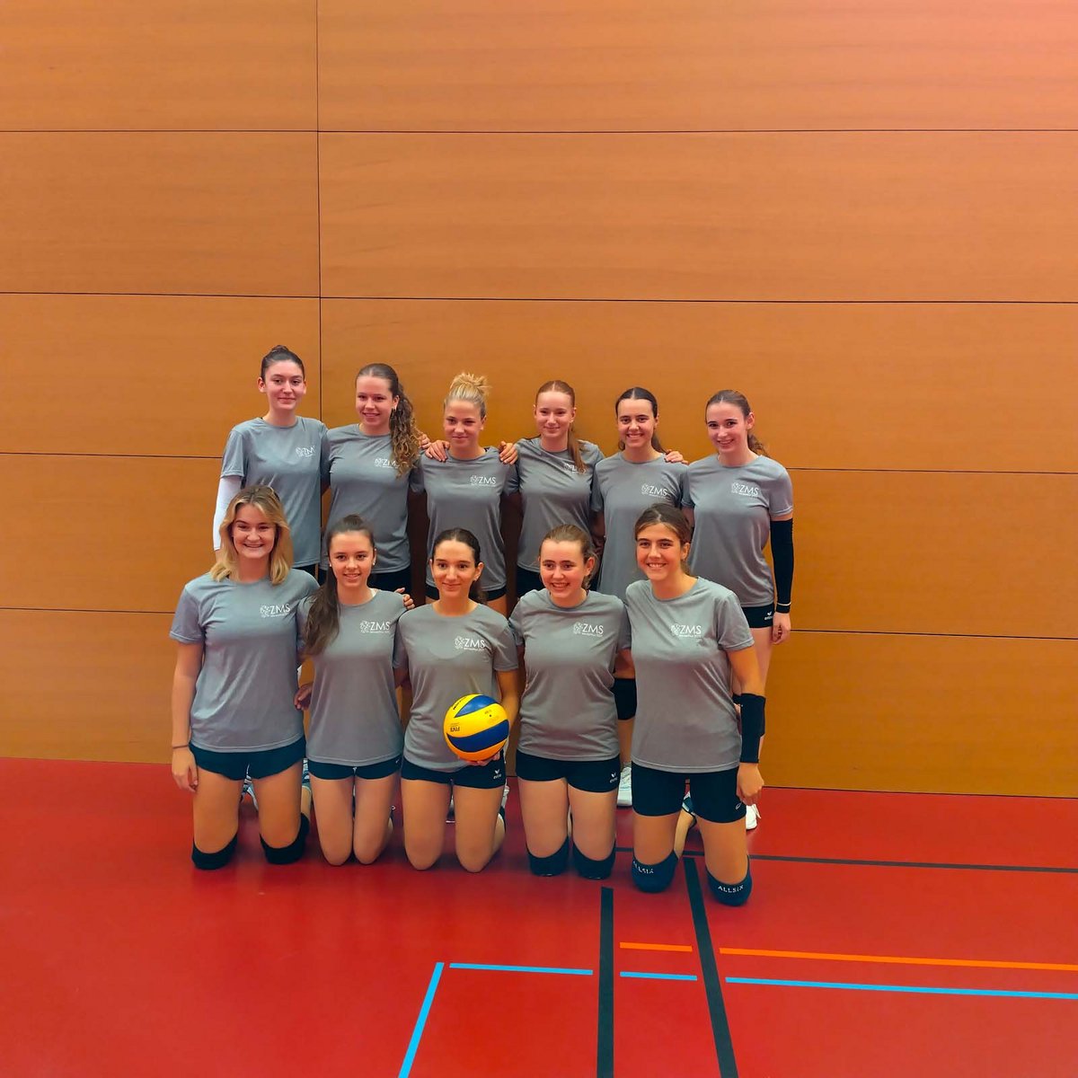 Kantonsschule Uster: KUS gewinnt am ZMS im OL und Volleyball